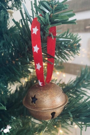 How To Make Rustic DIY Christmas Bells (Simple & Beautiful) - The Mummy ...