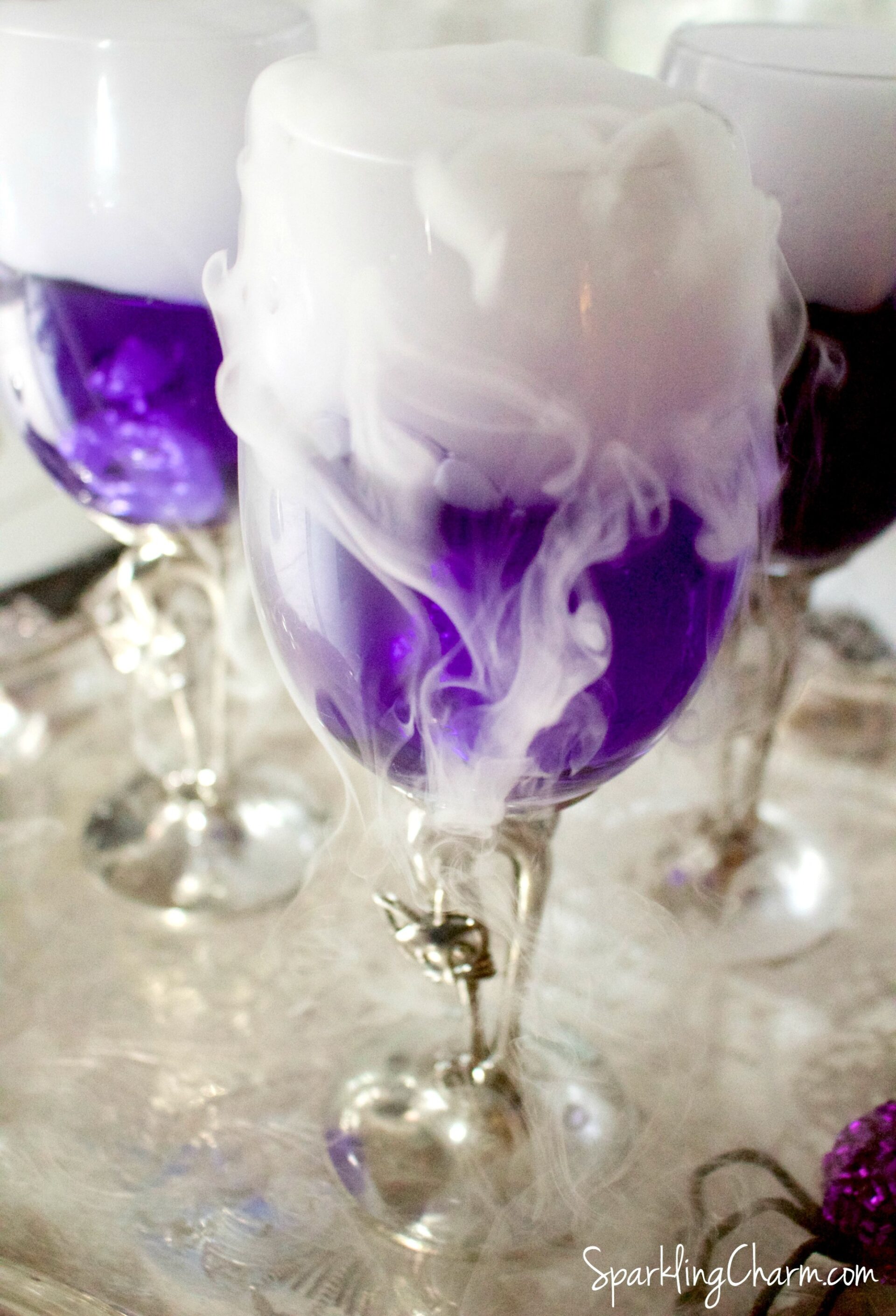 28 Wickedly Good Drink Ideas For Halloween (Adult & Kid-friendly ...