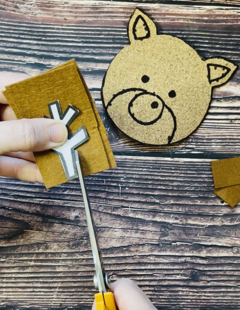 Adorable DIY Rudolph Pom Pom Coaster - The Mummy Front