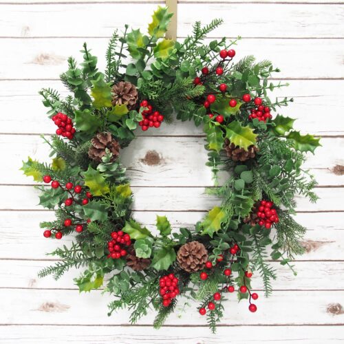 12 Best Christmas Holly Decorations For A Holly Jolly Home - The Mummy ...