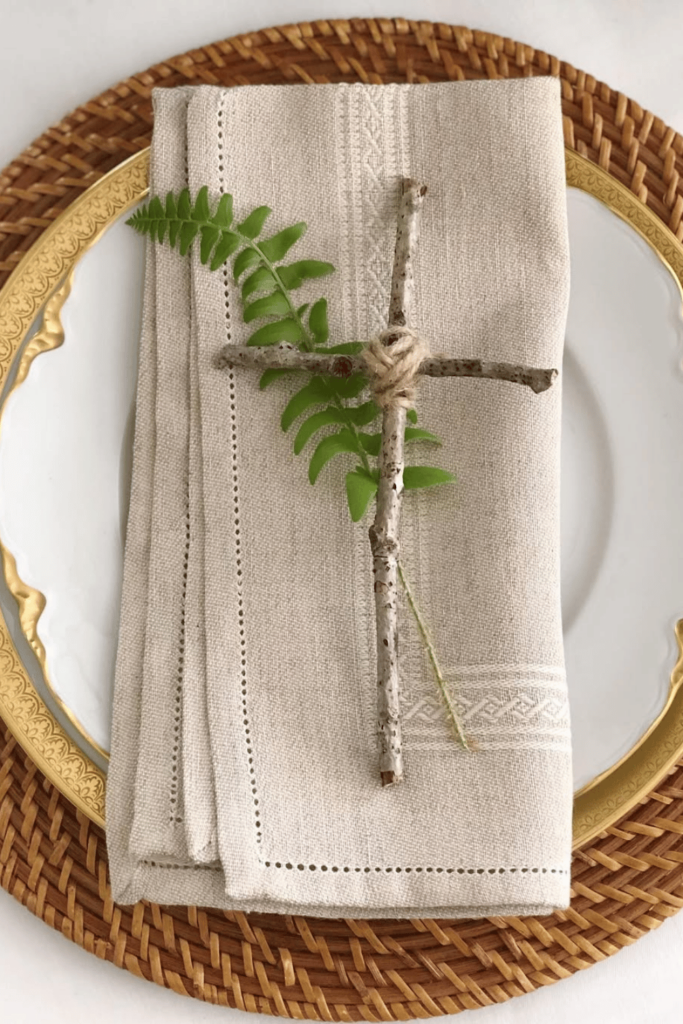 42 Beautiful Easter Table Settings to Recreate! - The Mummy Front