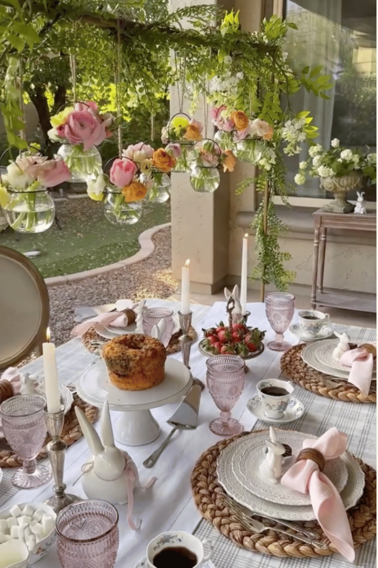 42 Beautiful Easter Table Settings to Recreate! - The Mummy Front