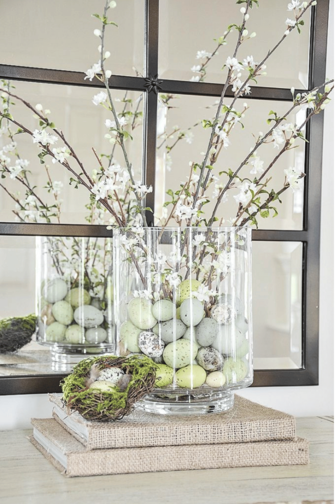 21 Pretty Spring Centerpiece Ideas for Beautiful Tables - The Mummy Front