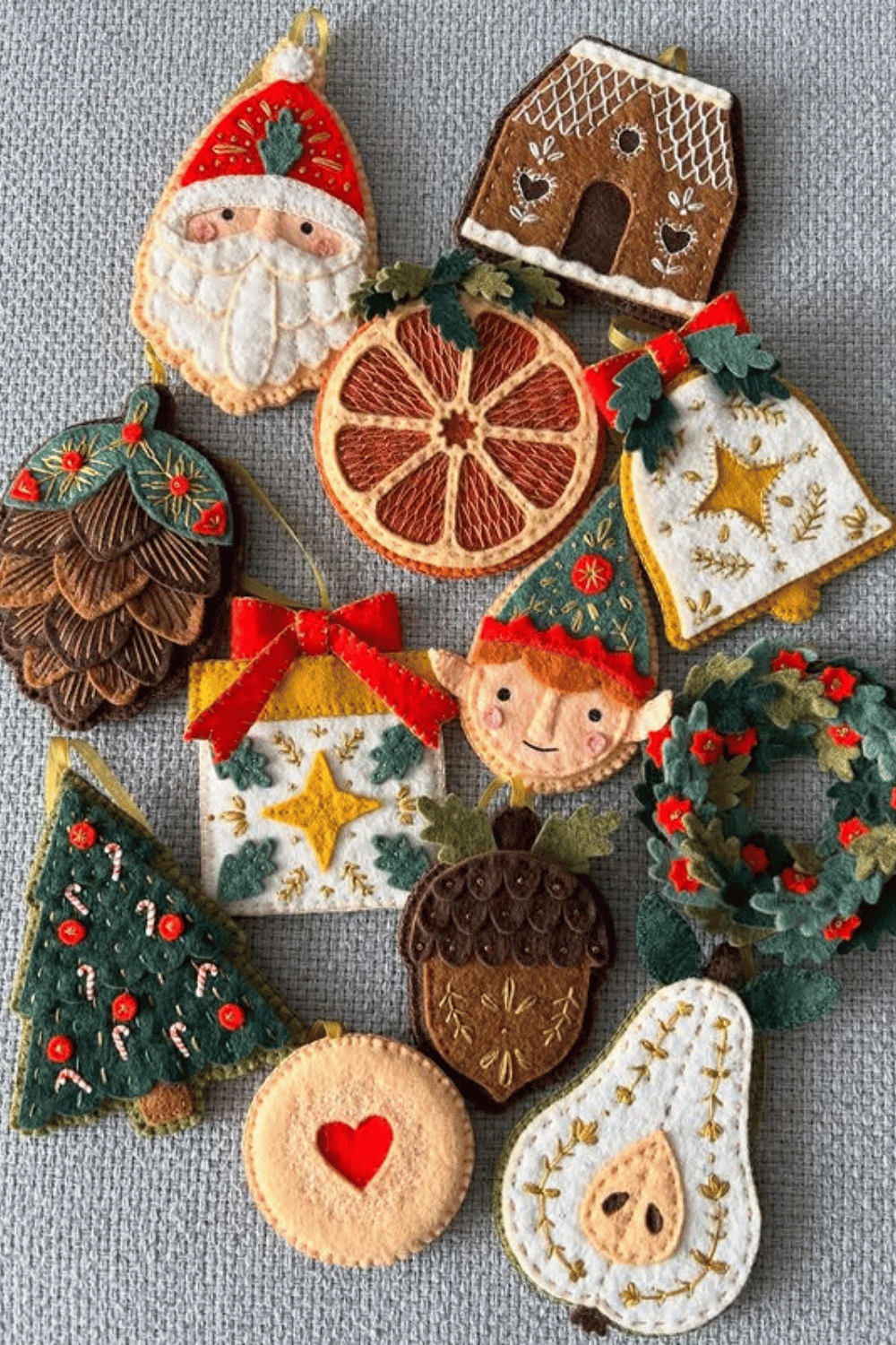 33 Adorable & Easy DIY Felt Christmas Ornaments - The Mummy Front