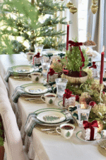 23 Elegant & Festive Christmas Dinner Table Settings - The Mummy Front