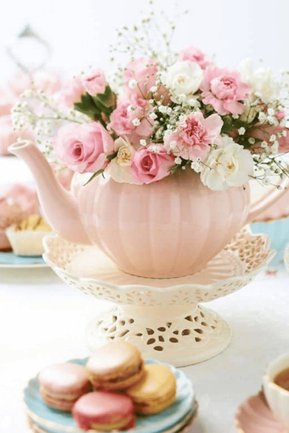64 Beautiful Table Decoration Ideas for All Occasions - The Mummy Front